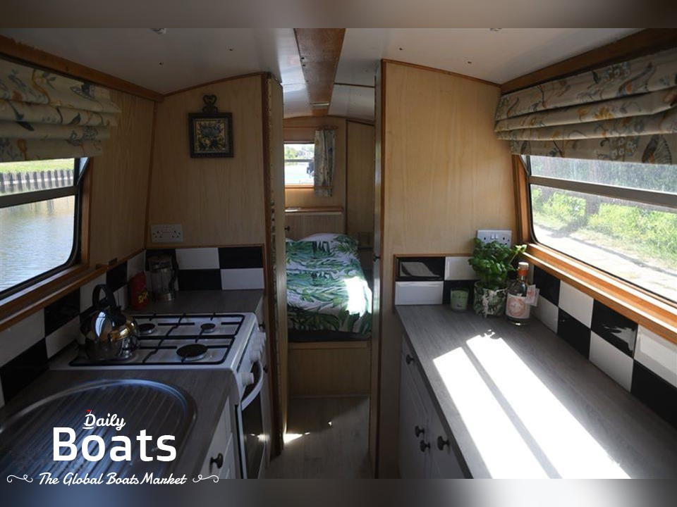 1986 Morgan Morgan 42 Cruiser Stern for sale. View price, photos and ...