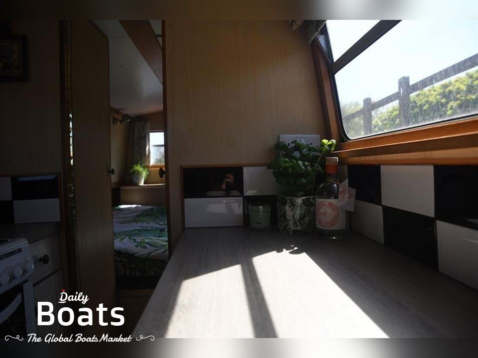 1986 Morgan Morgan 42 Cruiser Stern for sale. View price, photos and ...