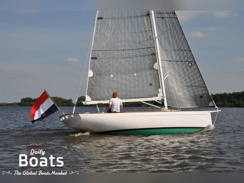 Yagt hoek design essence 33 for sale - Daily Boats