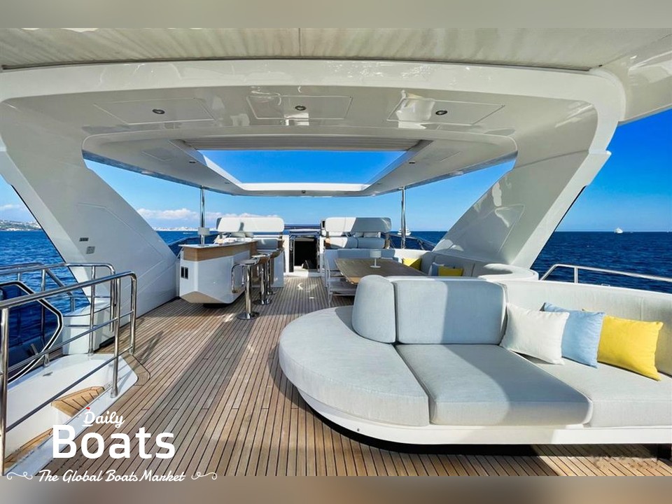 2019 Azimut 88 Grande for sale. View price, photos and Buy 2019 Azimut ...