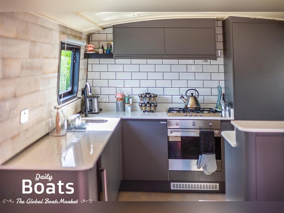 2019 Wide Beam Narrowboat Collingwood Hoxton for sale. View price ...