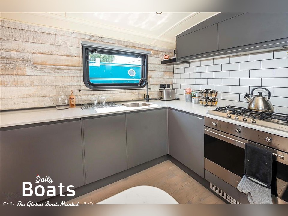 2019 Wide Beam Narrowboat Collingwood Hoxton for sale. View price ...