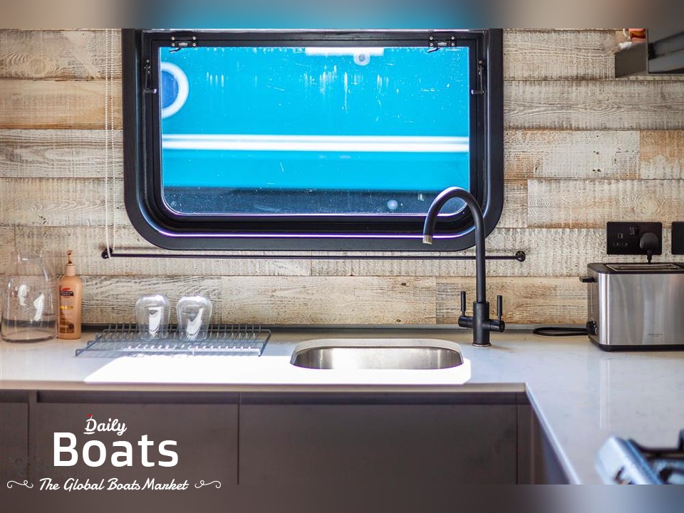 2019 Wide Beam Narrowboat Collingwood Hoxton for sale. View price ...