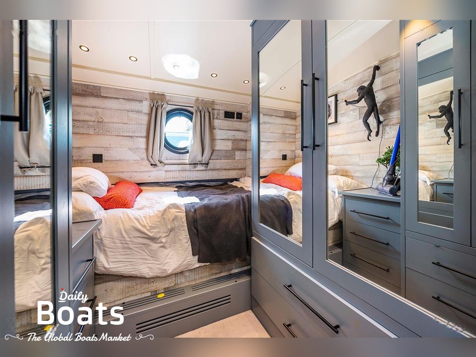 2019 Wide Beam Narrowboat Collingwood Hoxton for sale. View price ...