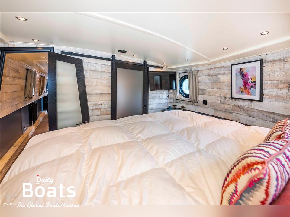 2019 Wide Beam Narrowboat Collingwood Hoxton for sale. View price ...