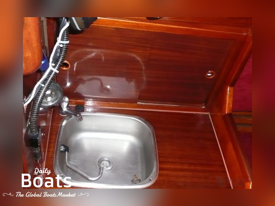 1965 Omega Yachts Omega 29 Mahagoni Plattgatter for sale. View price ...