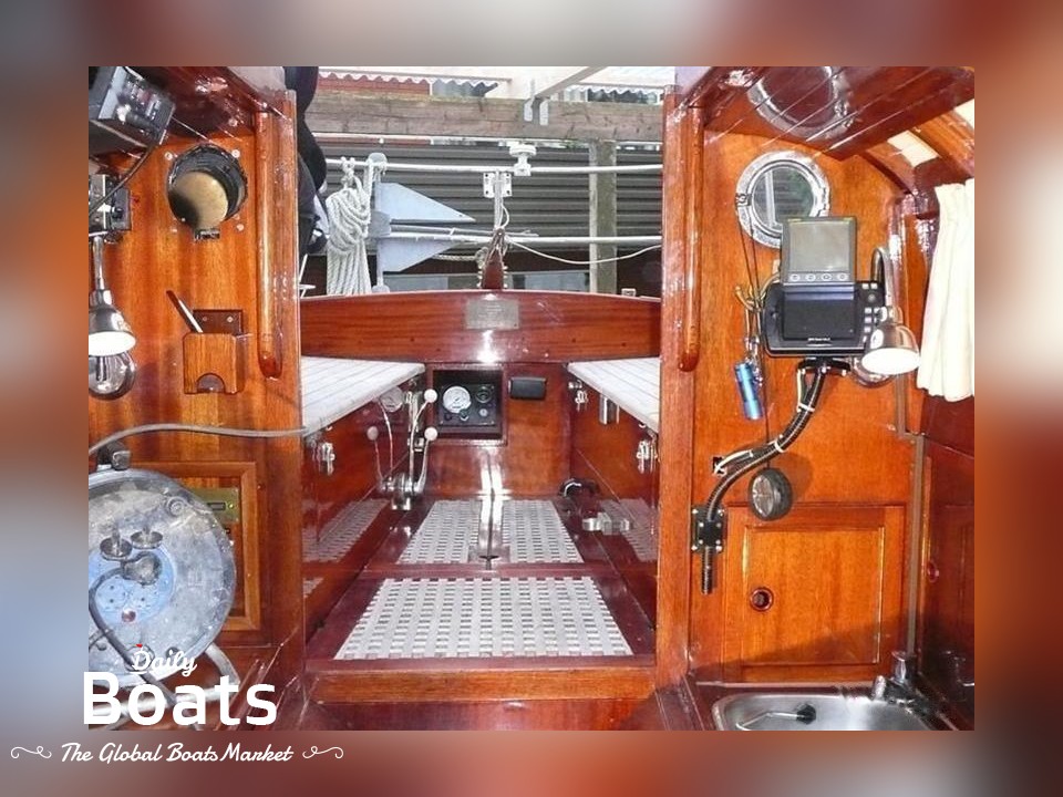 1965 Omega Yachts Omega 29 Mahagoni Plattgatter for sale. View price ...