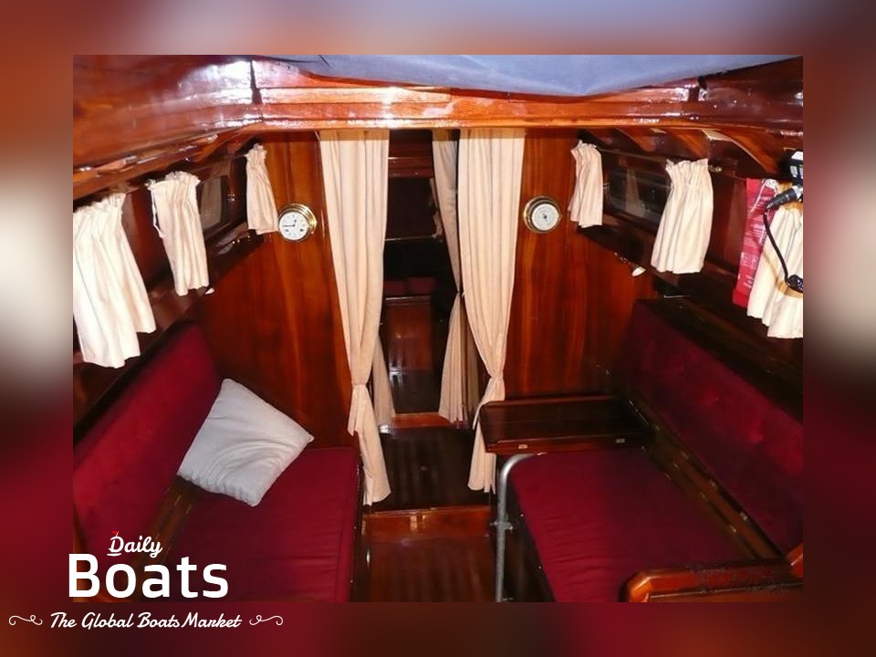 1965 Omega Yachts Omega 29 Mahagoni Plattgatter for sale. View price ...