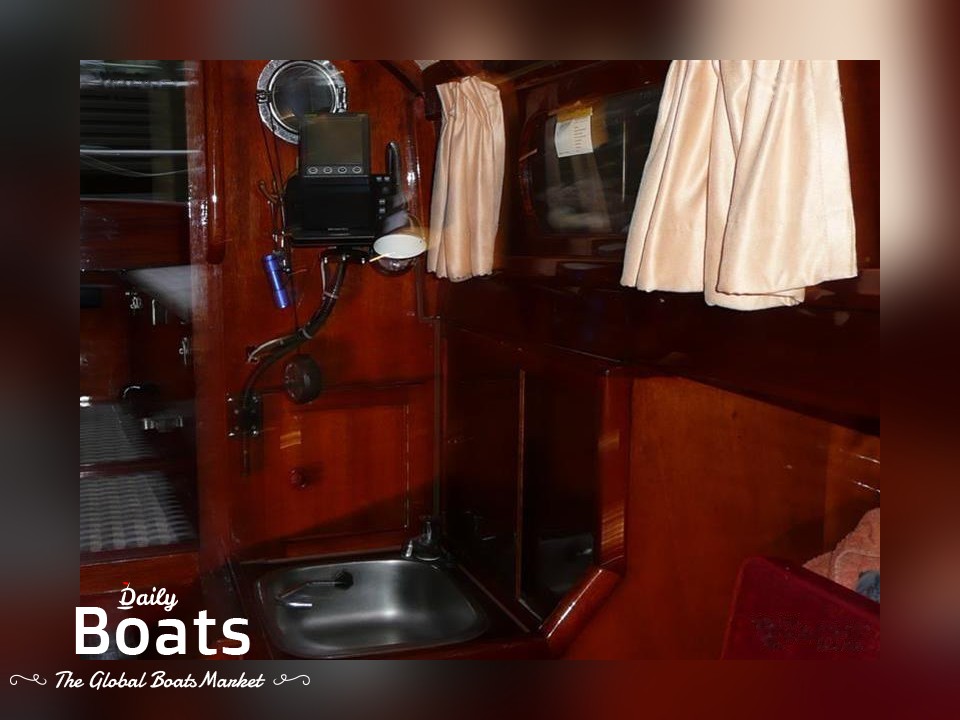 1965 Omega Yachts Omega 29 Mahagoni Plattgatter for sale. View price ...