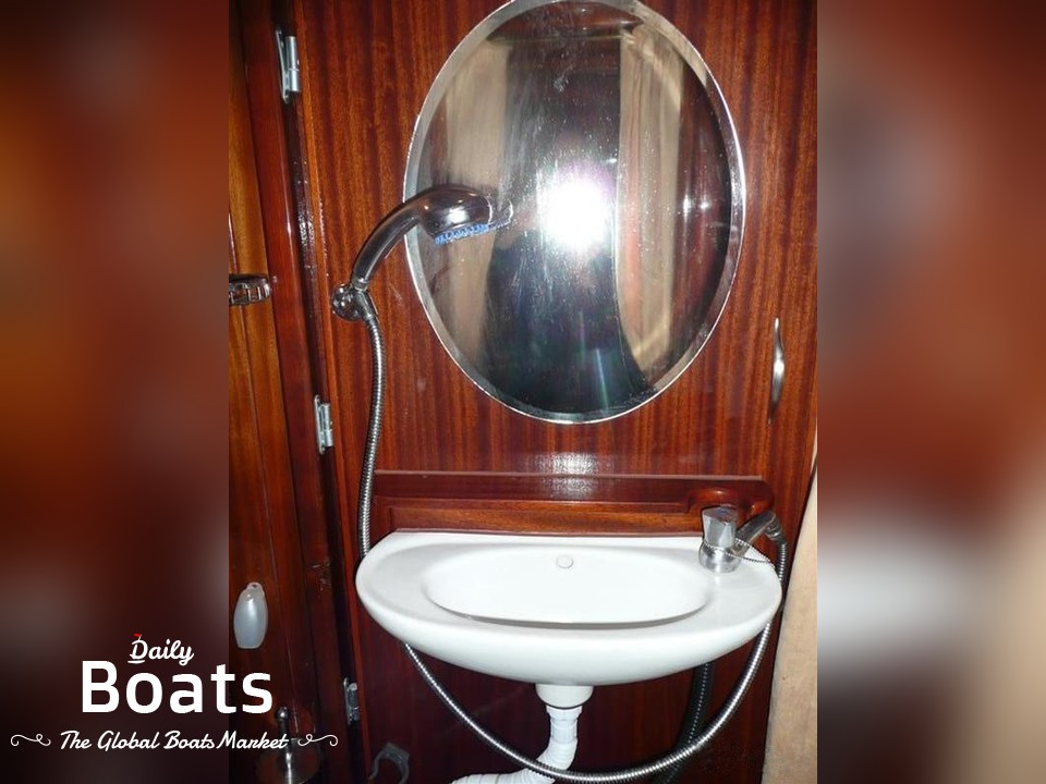 1965 Omega Yachts Omega 29 Mahagoni Plattgatter for sale. View price ...