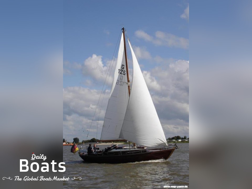 1965 Omega Yachts Omega 29 Mahagoni Plattgatter for sale. View price ...