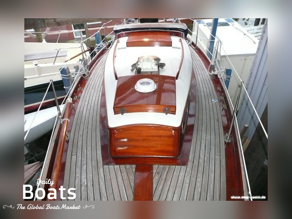 1965 Omega Yachts Omega 29 Mahagoni Plattgatter for sale. View price ...