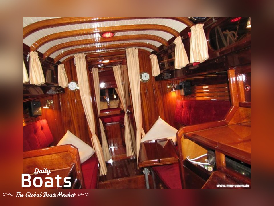 1965 Omega Yachts Omega 29 Mahagoni Plattgatter for sale. View price ...