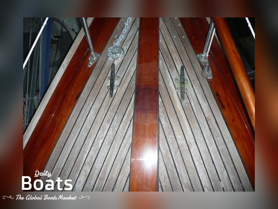 1965 Omega Yachts Omega 29 Mahagoni Plattgatter for sale. View price ...