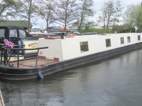 Cruiser stern narrowboat under offer reverse layout for sale - Daily Boats