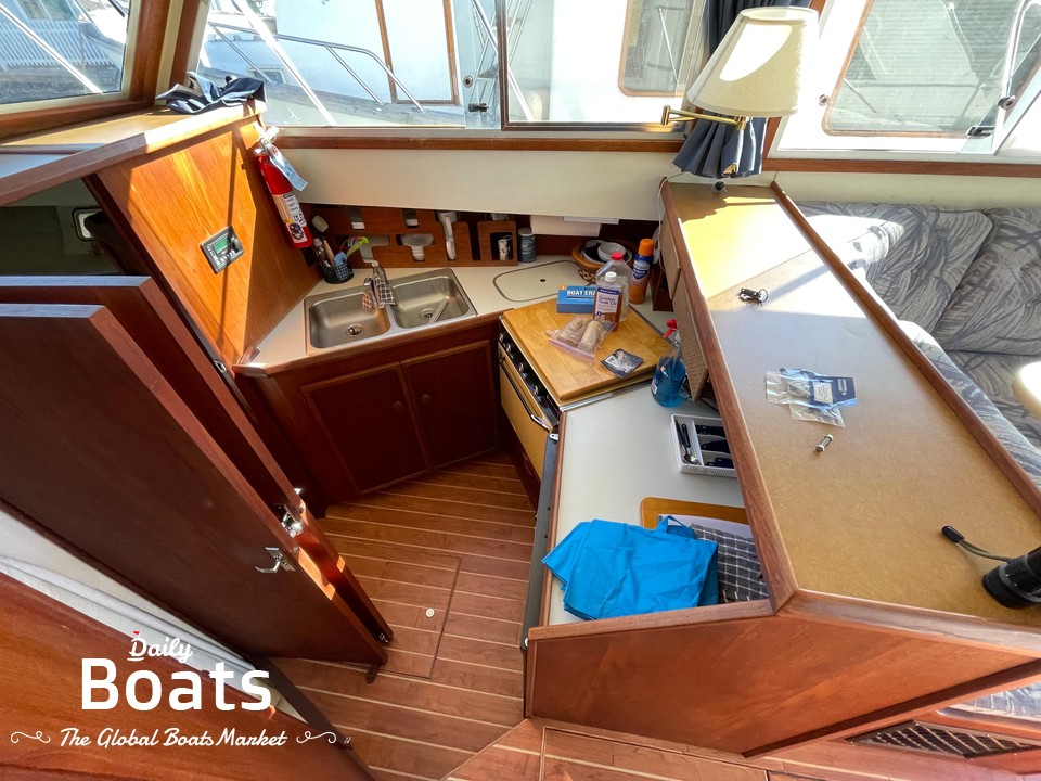 1979 Uniflite 32 Sport Sedan for sale. View price, photos and Buy 1979 ...