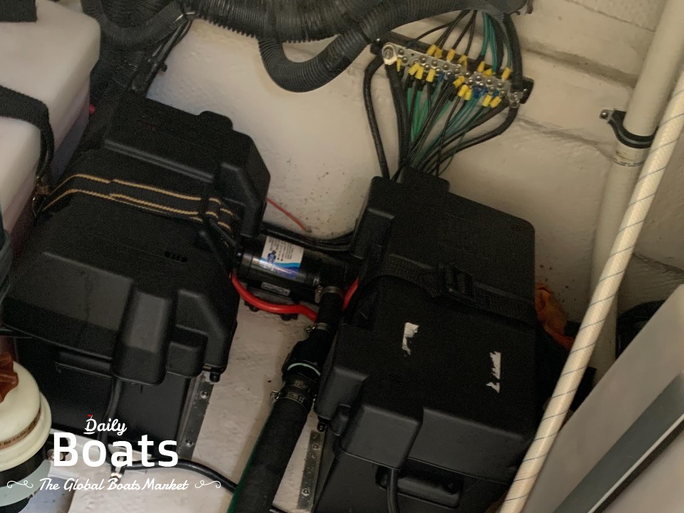 2011 Rinker 340 Express Cruiser for sale. View price, photos and Buy ...