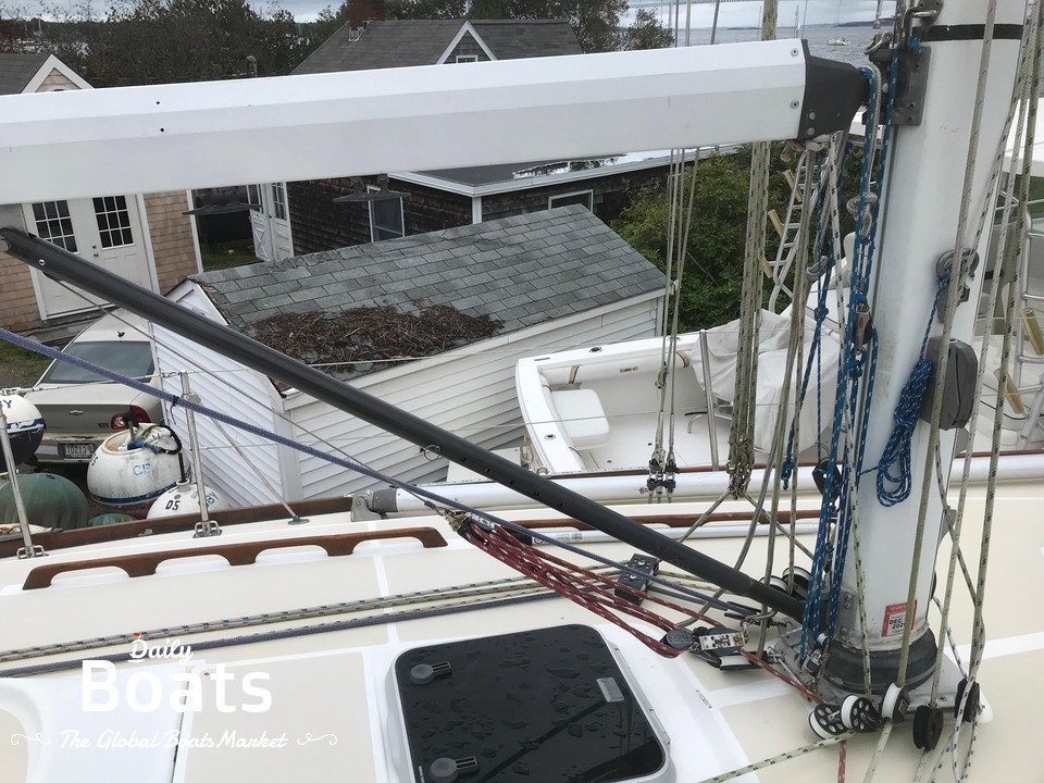 1990 Tartan 372 for sale. View price, photos and Buy 1990 Tartan 372 ...