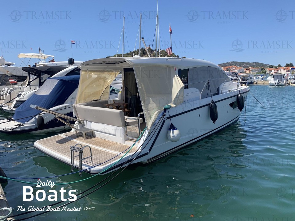 2019 Sealine C335 for sale. View price, photos and Buy 2019 Sealine ...