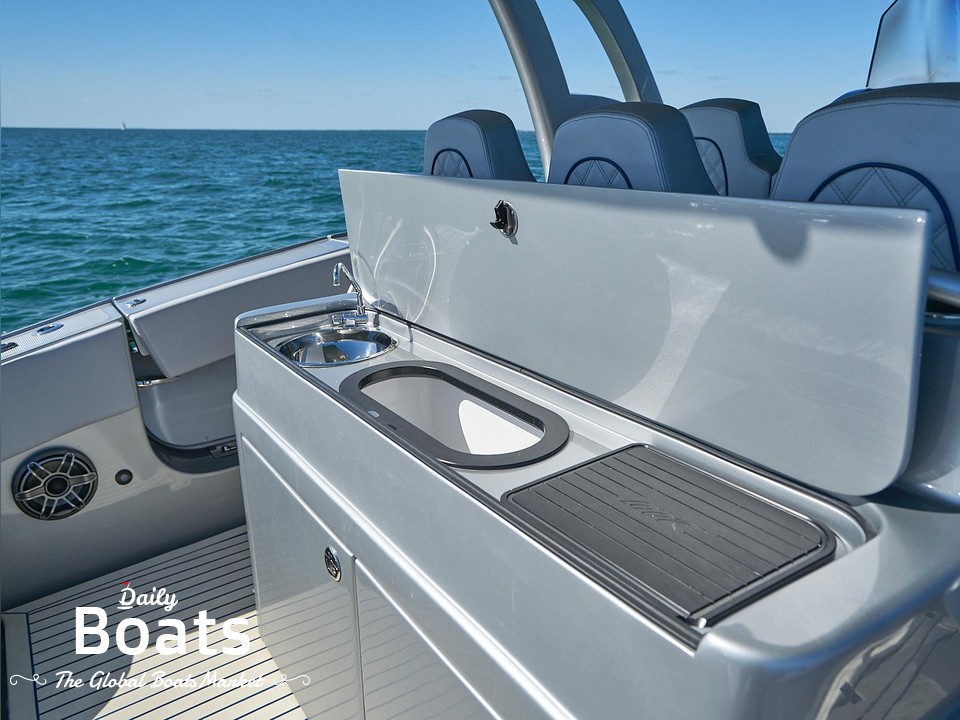 2022 Midnight Express 43' Solstice for sale. View price, photos and Buy ...