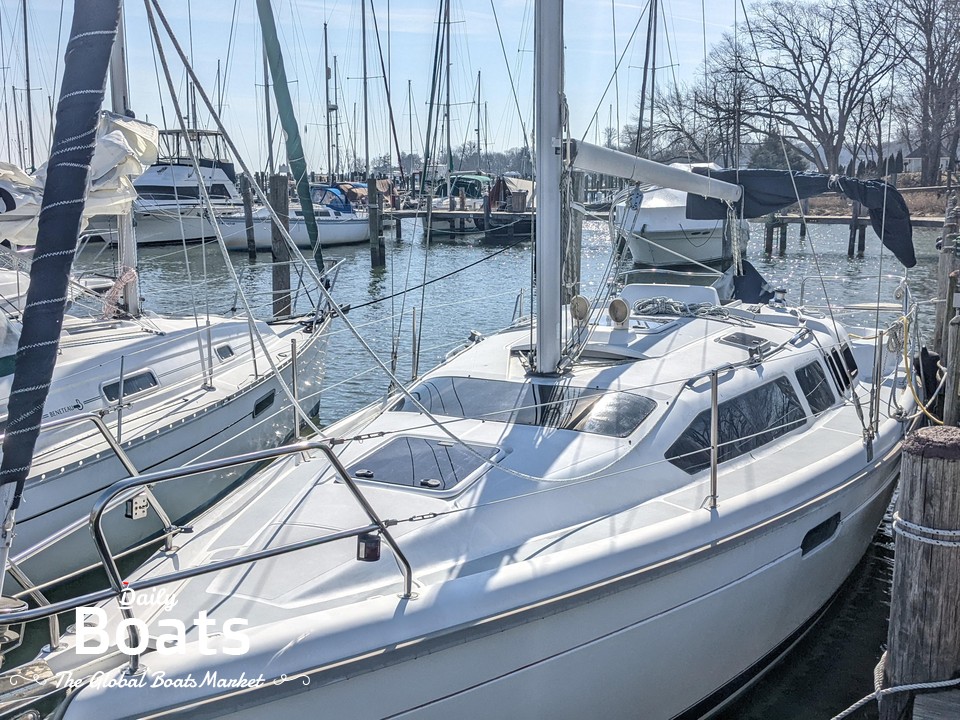 1995 Hunter 336 for sale. View price, photos and Buy 1995 Hunter 336 ...