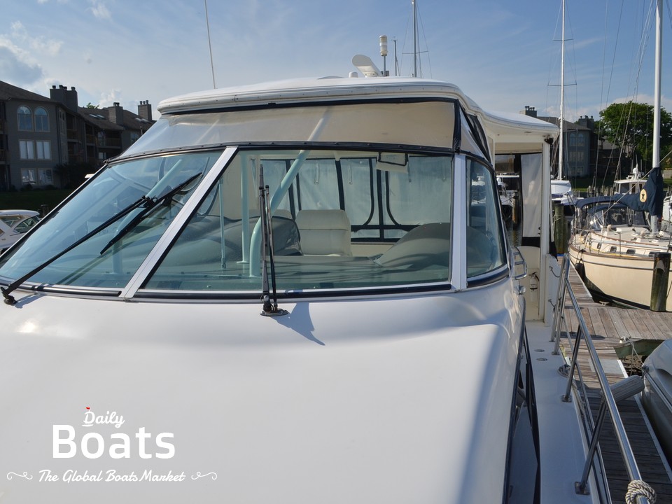 2005 Cruisers Yachts 405 Express Motoryacht for sale. View price ...