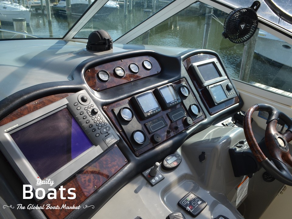 2005 Cruisers Yachts 405 Express Motoryacht for sale. View price ...