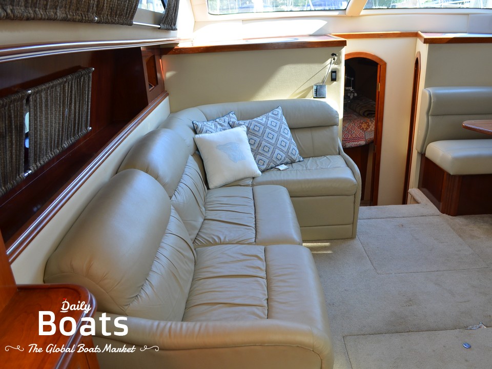 2005 Cruisers Yachts 405 Express Motoryacht for sale. View price ...