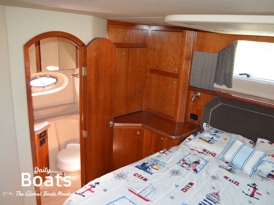 2005 Cruisers Yachts 405 Express Motoryacht for sale. View price ...