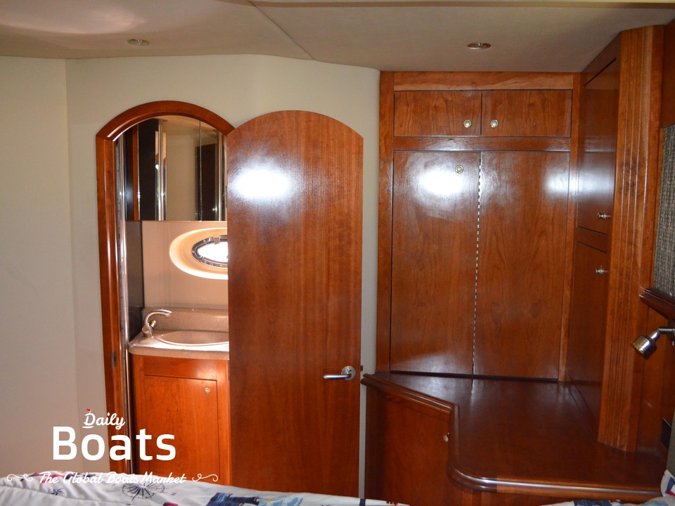 2005 Cruisers Yachts 405 Express Motoryacht for sale. View price ...