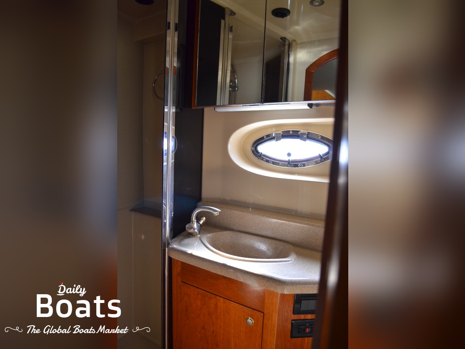 2005 Cruisers Yachts 405 Express Motoryacht for sale. View price ...