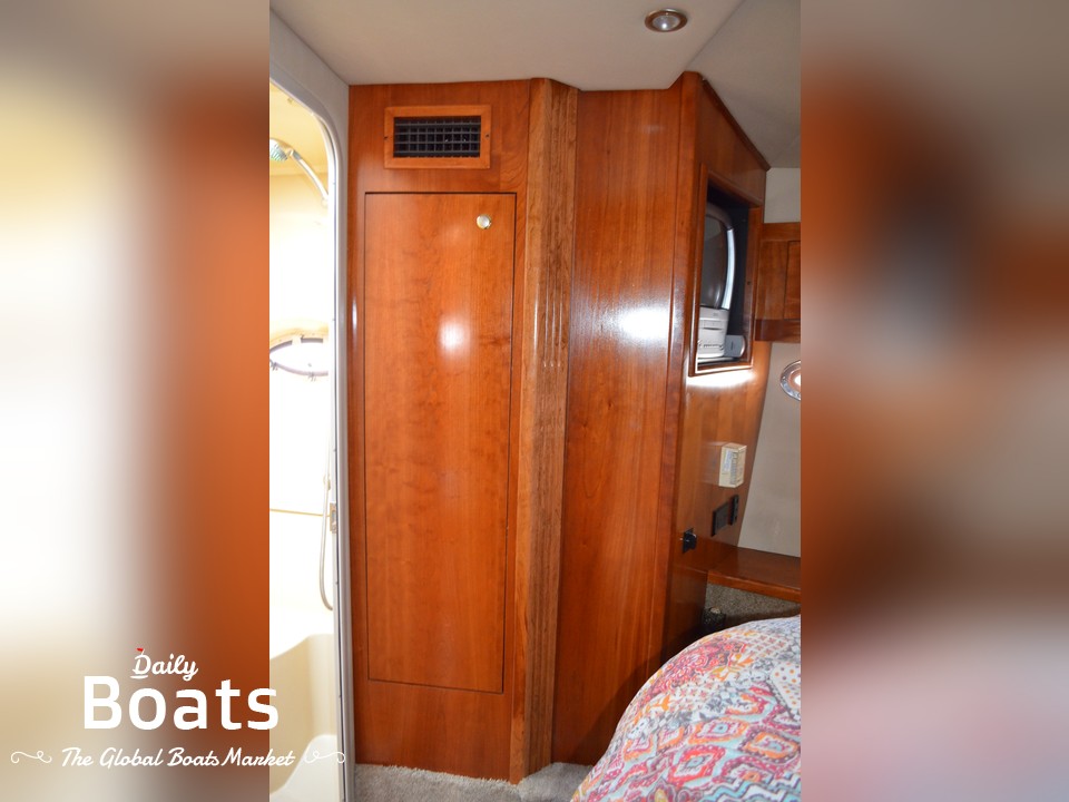 2005 Cruisers Yachts 405 Express Motoryacht for sale. View price ...