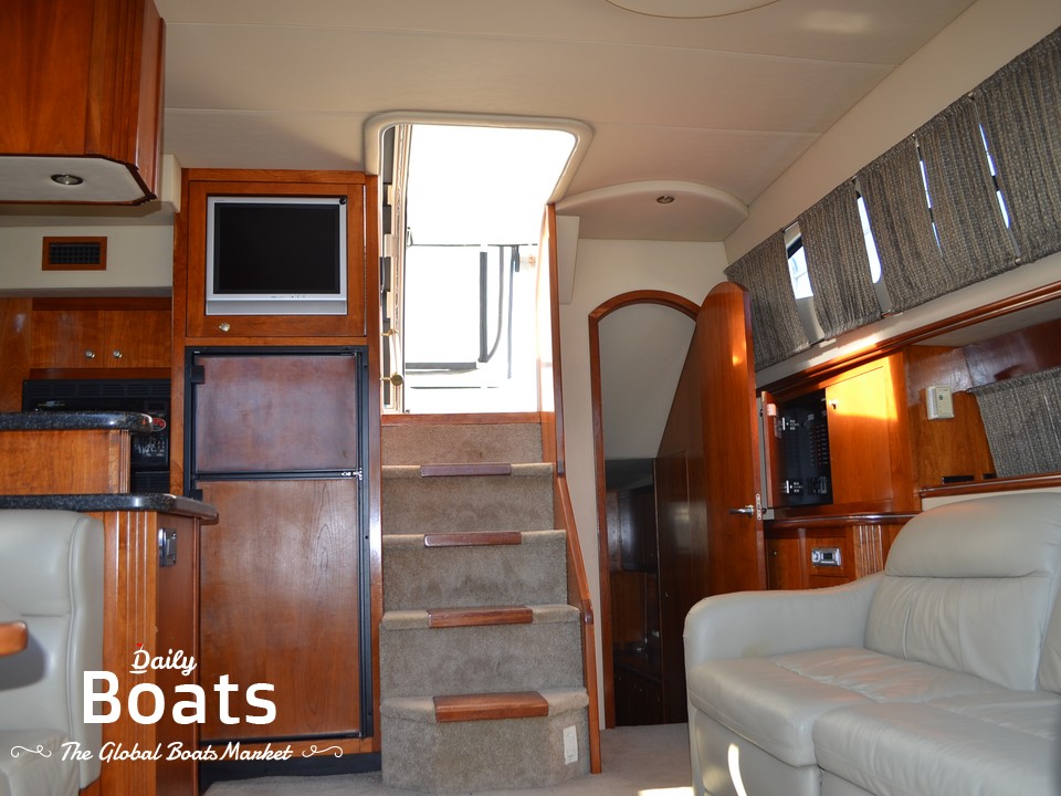 2005 Cruisers Yachts 405 Express Motoryacht for sale. View price ...