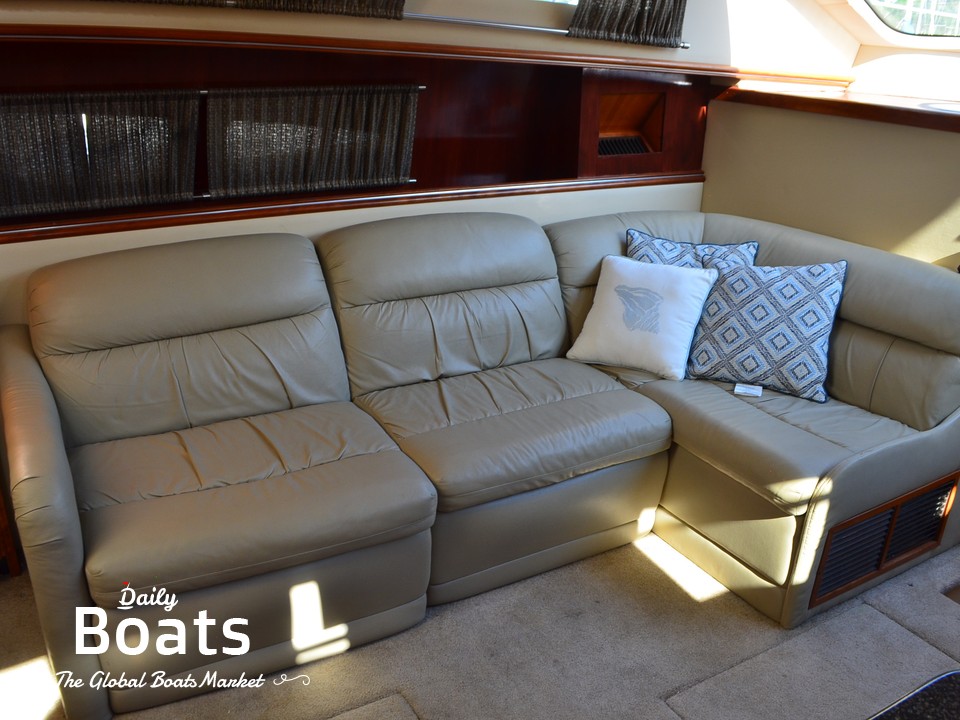 2005 Cruisers Yachts 405 Express Motoryacht for sale. View price ...