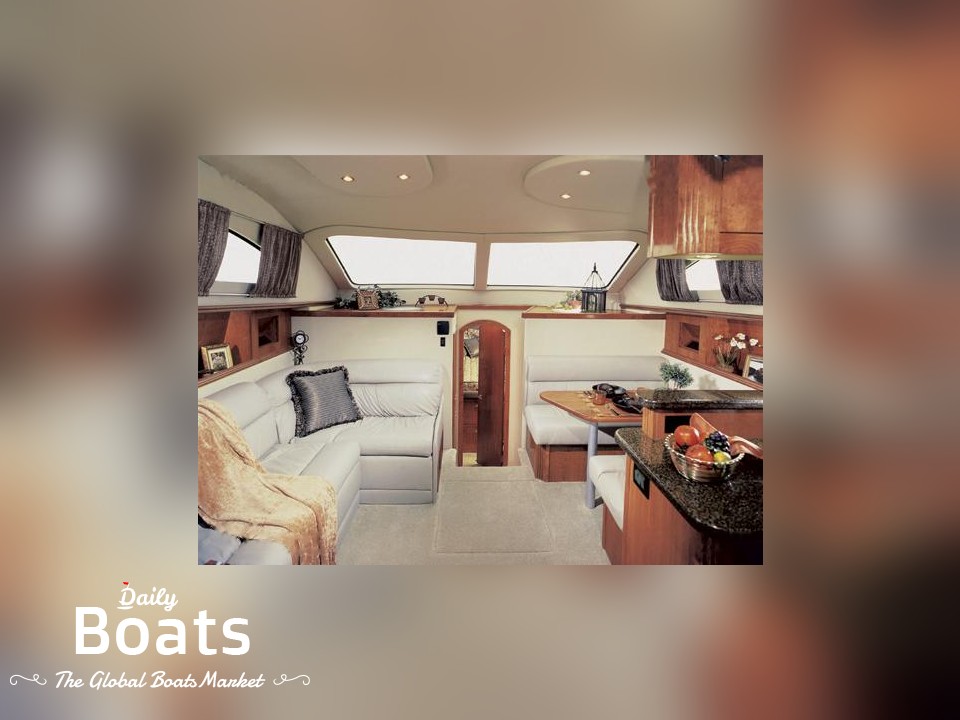 2005 Cruisers Yachts 405 Express Motoryacht for sale. View price ...