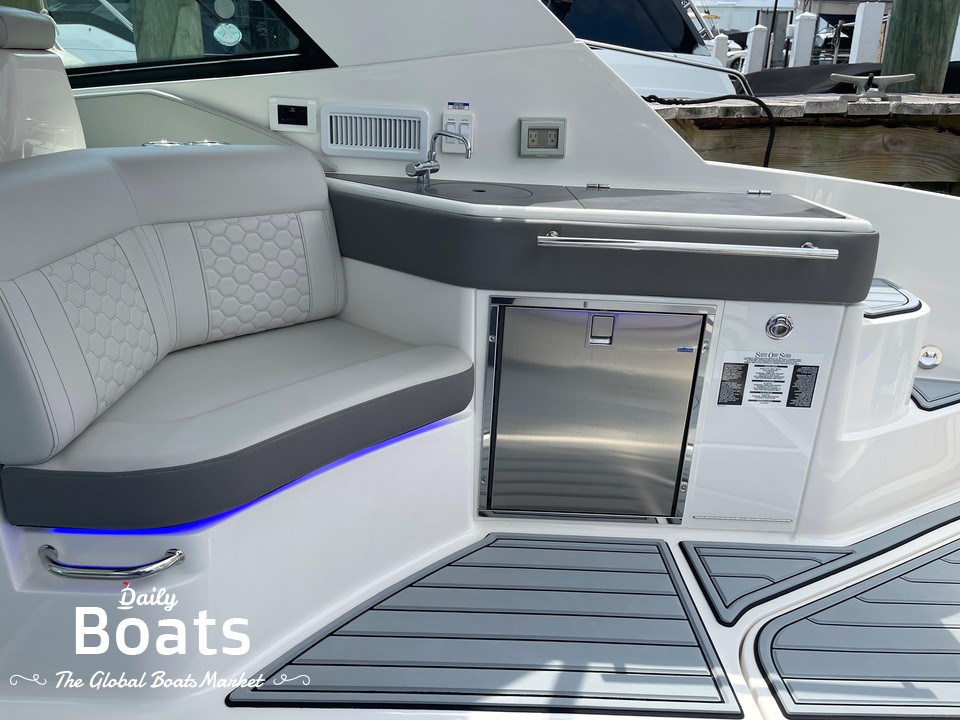 2021 Sea Ray Sundancer 320 Ob for sale. View price, photos and Buy 2021 ...