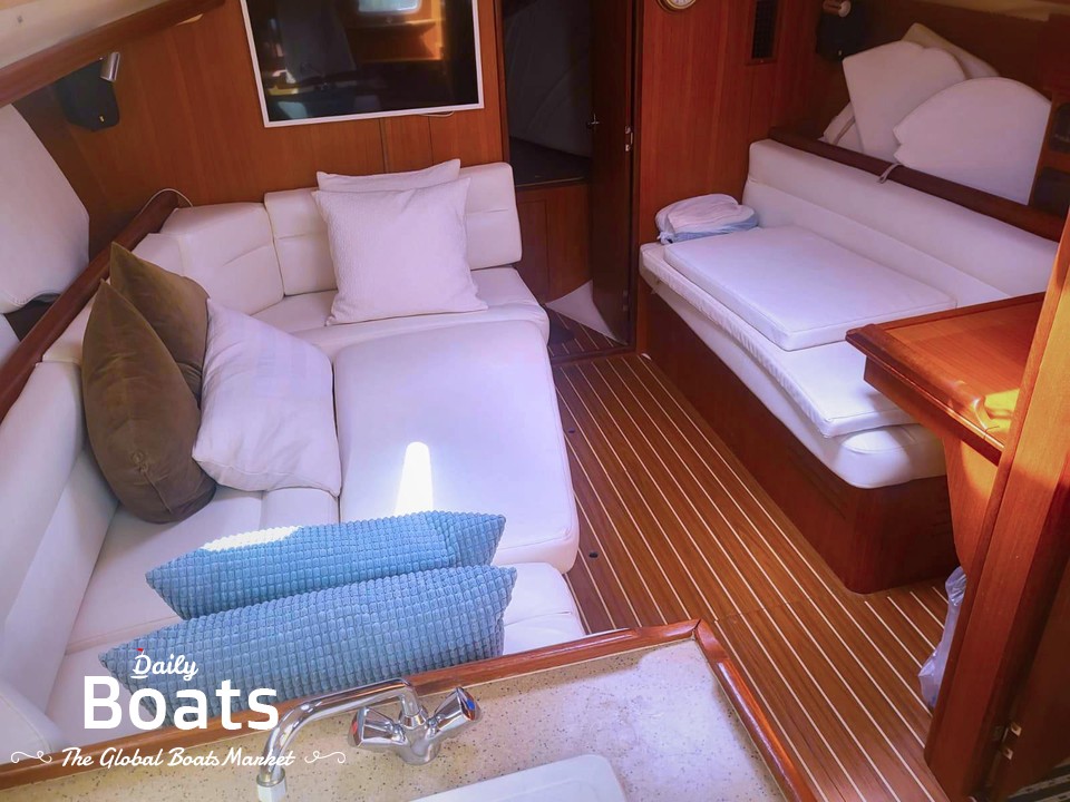 2007 Hunter 33 Fractional Rig Sloop for sale. View price, photos and ...