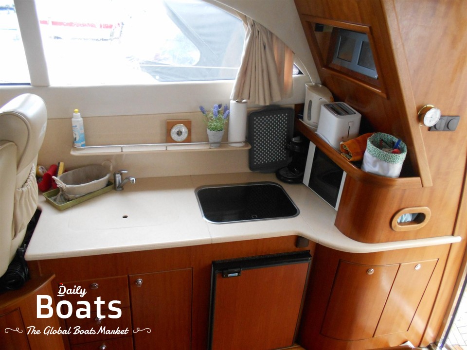 2007 Galeon 330 Fly for sale. View price, photos and Buy 2007 Galeon ...