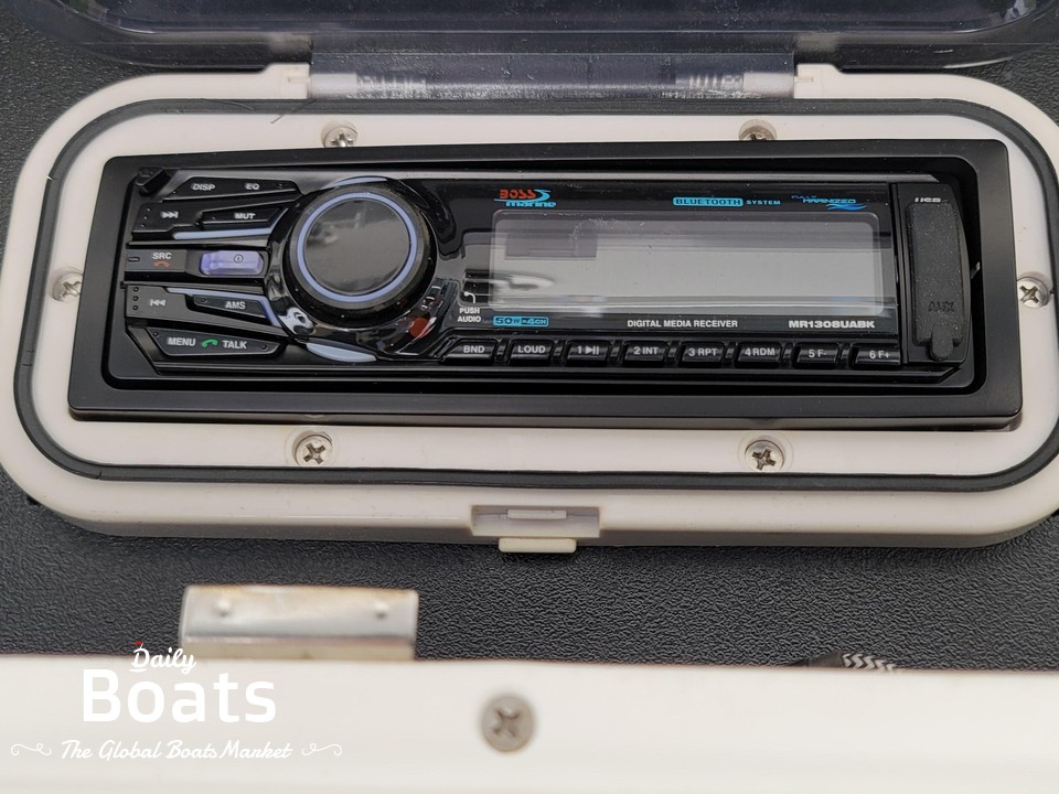 1985 Mako 228 Cuddy for sale. View price, photos and Buy 1985 Mako 228 ...