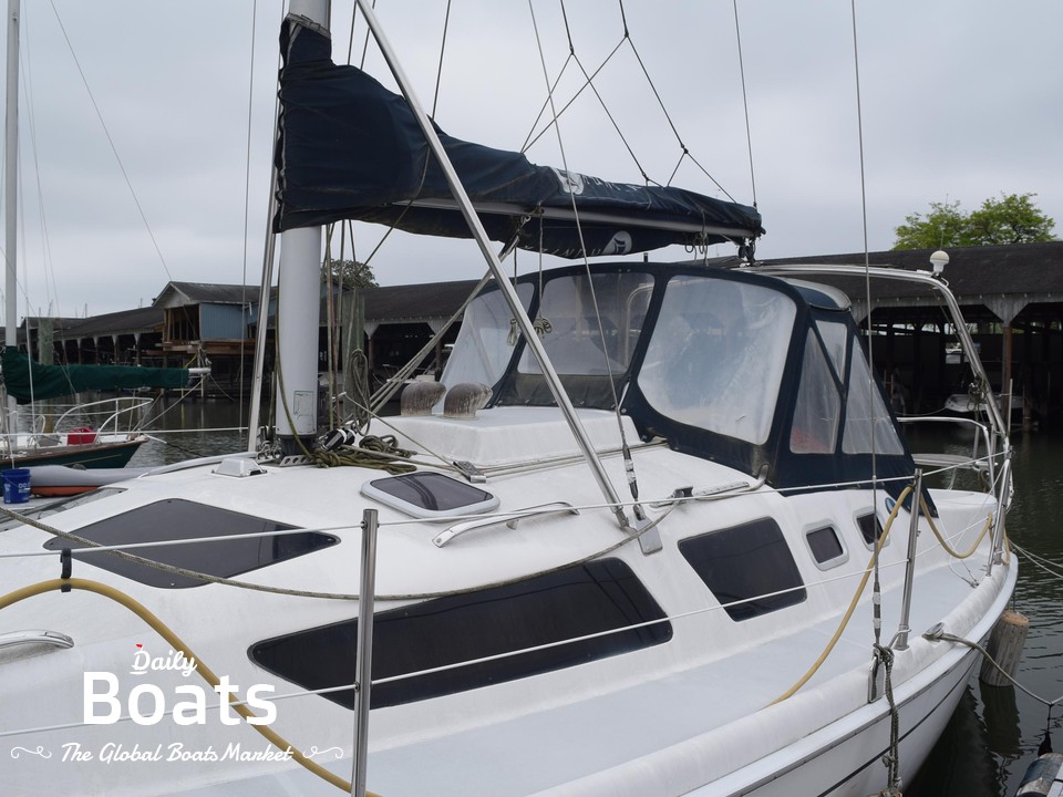 2002 Hunter 326 for sale. View price, photos and Buy 2002 Hunter 326 ...