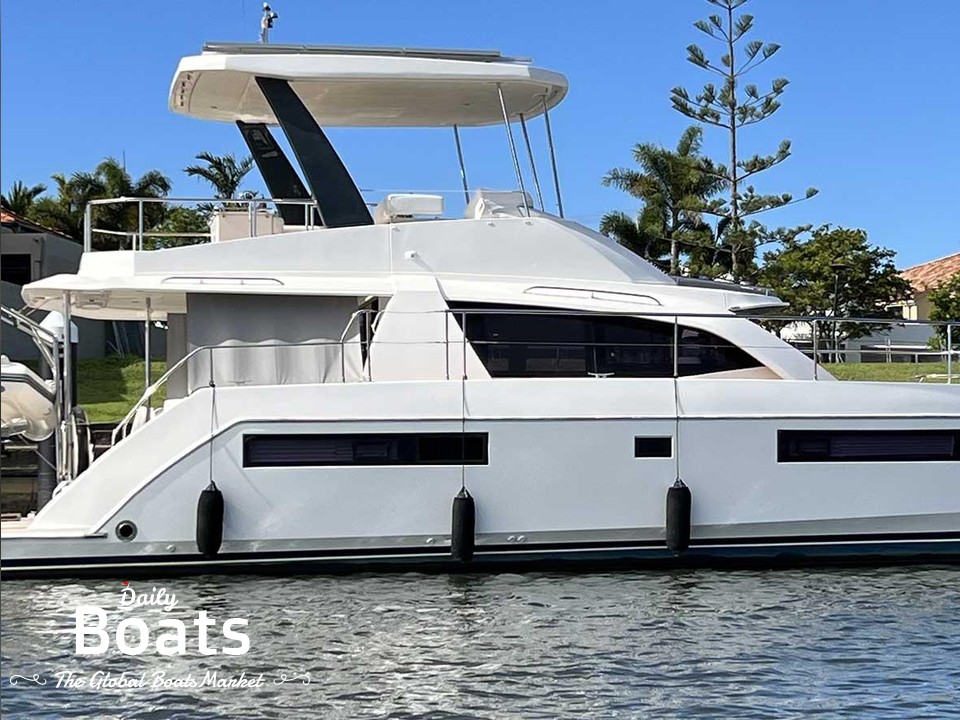 Catamarans Leopard 43 power cat for sale - Daily Boats