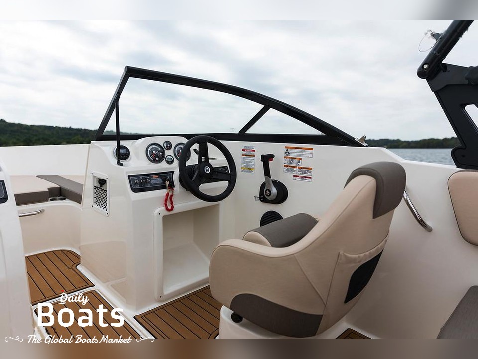 2022 Bayliner Vr4 Bowrider I/O for sale. View price, photos and Buy ...