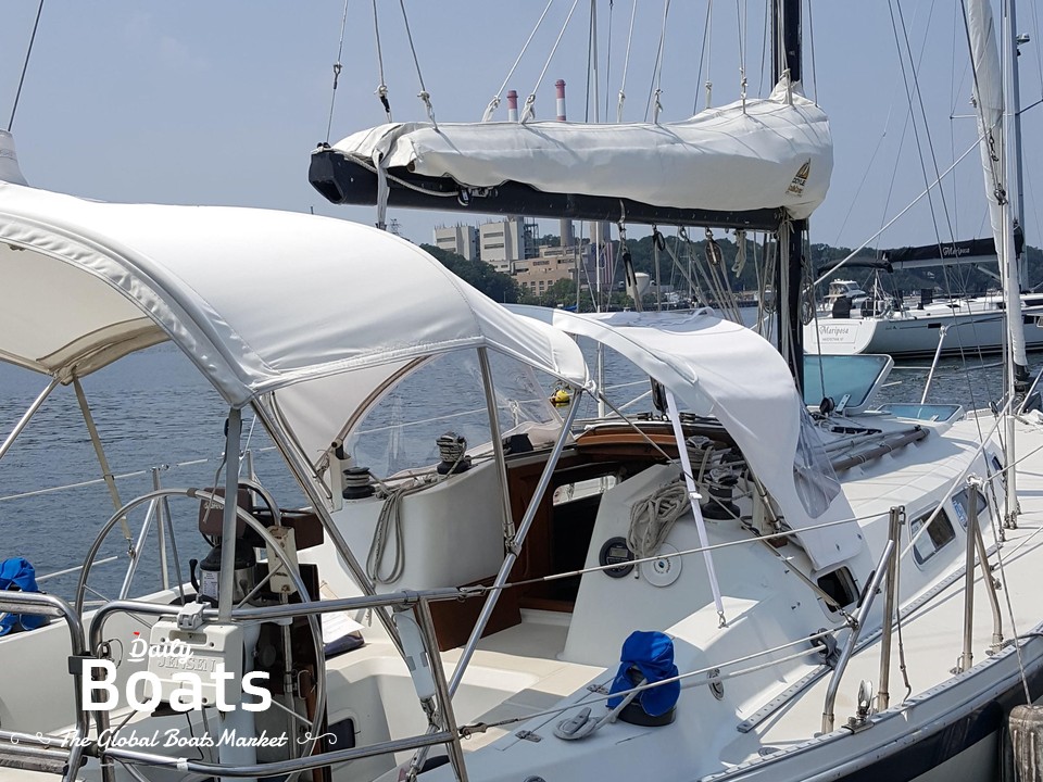 1988 Ericson 32-200 for sale. View price, photos and Buy 1988 Ericson ...