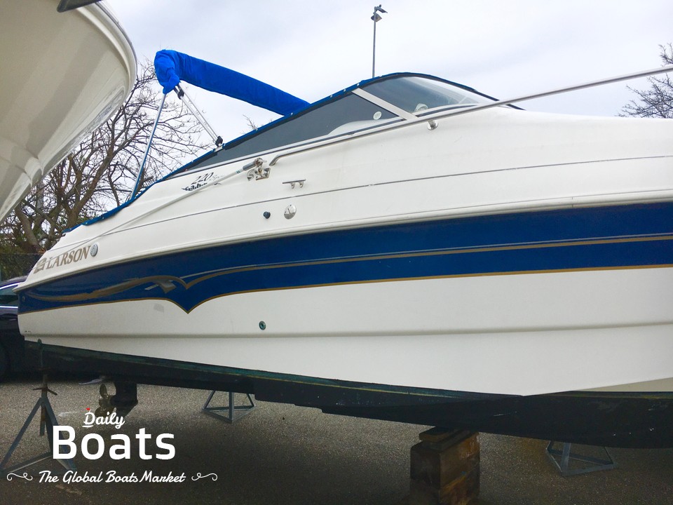 2001 Larson Cabrio 220 for sale. View price, photos and Buy 2001 Larson ...