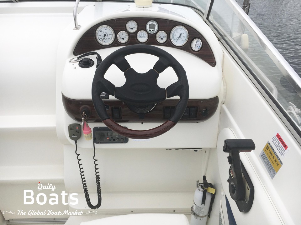 2001 Larson Cabrio 220 for sale. View price, photos and Buy 2001 Larson ...