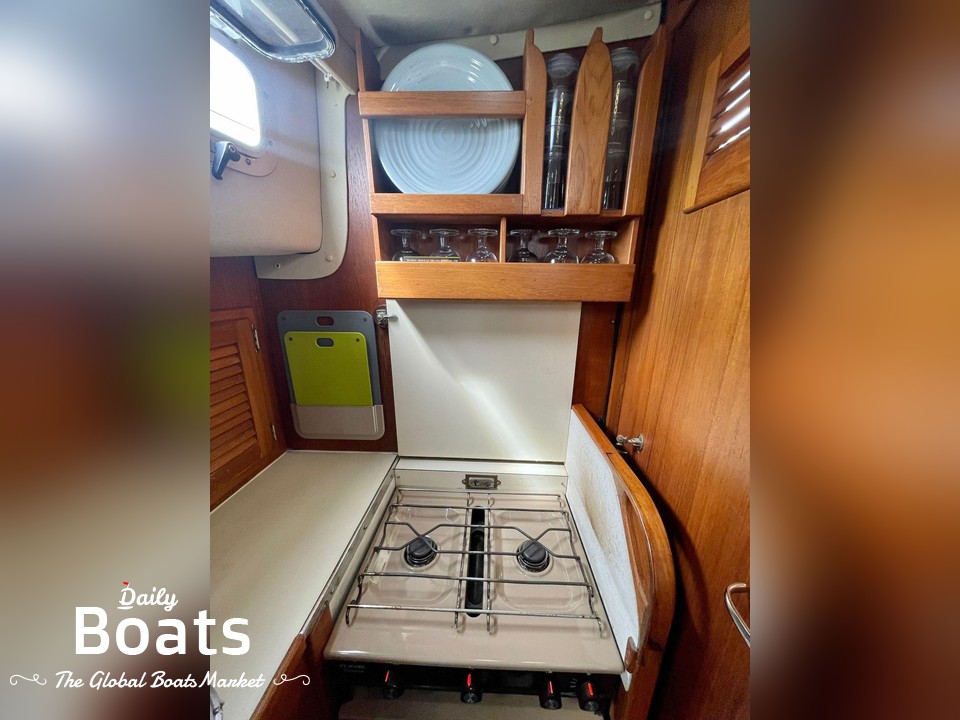 1990 Channel Island 32 for sale. View price, photos and Buy 1990 ...