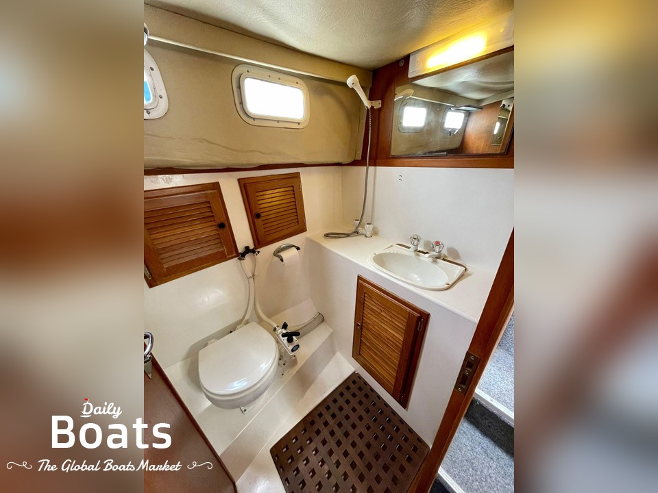 1990 Channel Island 32 for sale. View price, photos and Buy 1990 ...