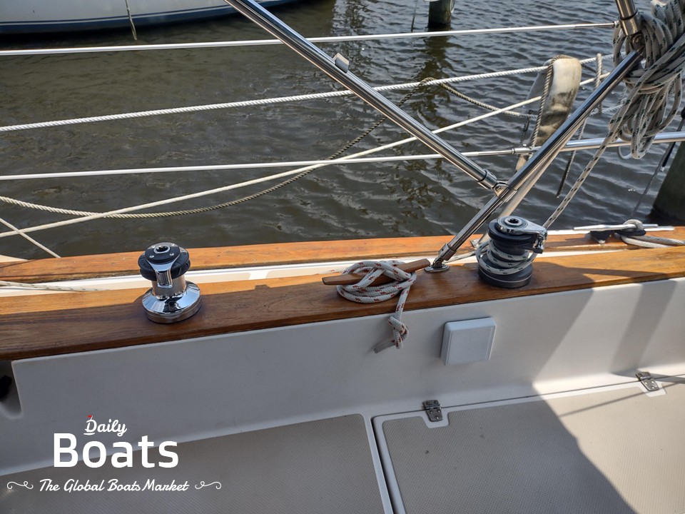 1986 Island Packet 27 for sale. View price, photos and Buy 1986 Island ...