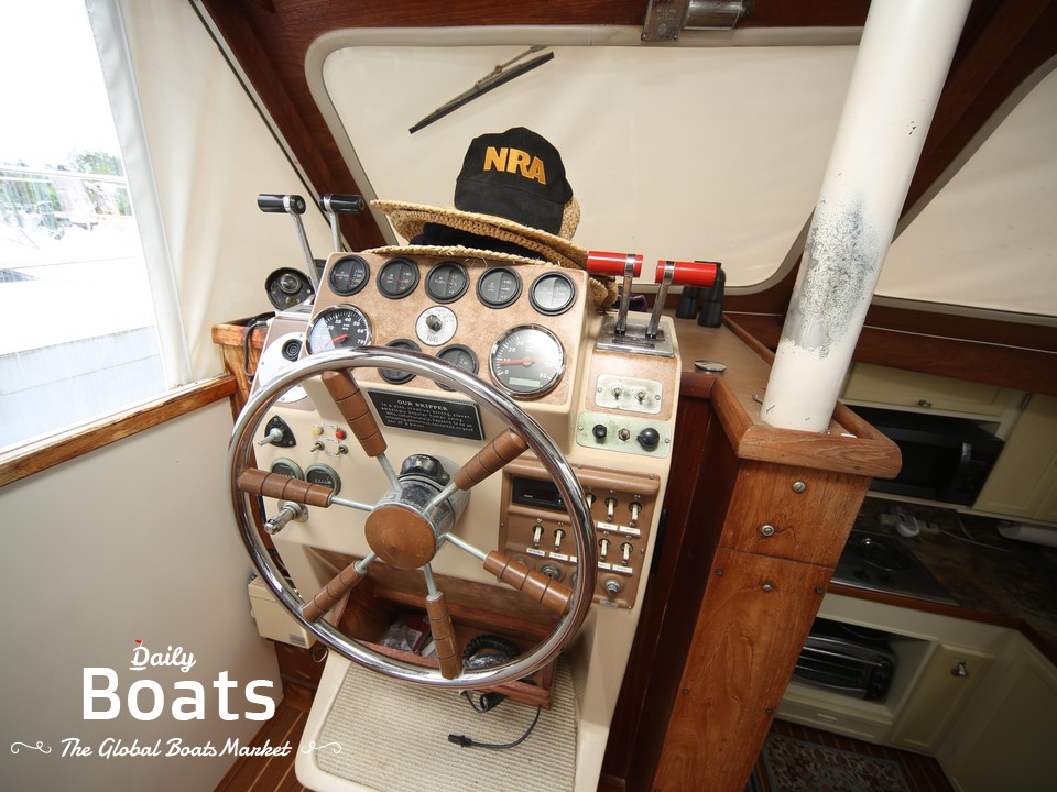 1974 Uniflite 34 Sport Sedan for sale. View price, photos and Buy 1974 ...