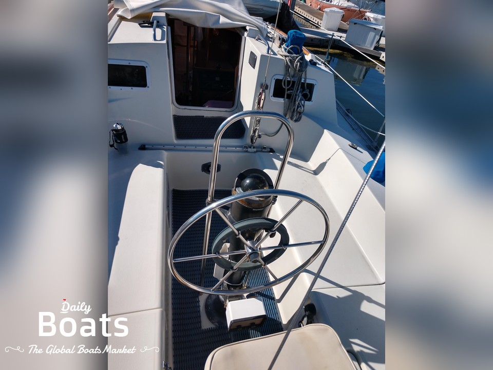 1985 Yachting France Jouet 940 Motorsailer te koop. Bekijk prijs, foto ...